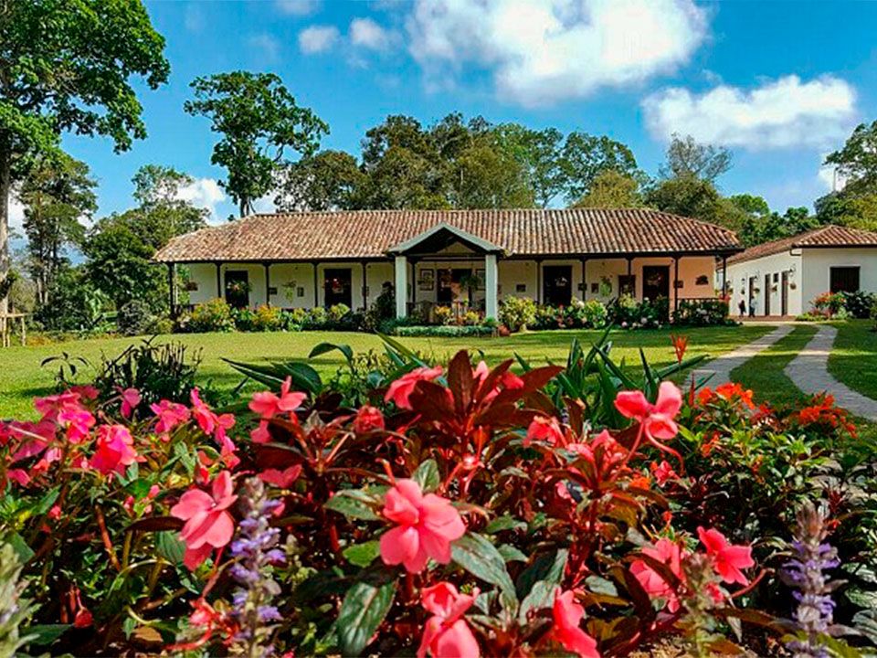 Hacienda El Roble en Mesa de los Santos - Citix Turismo