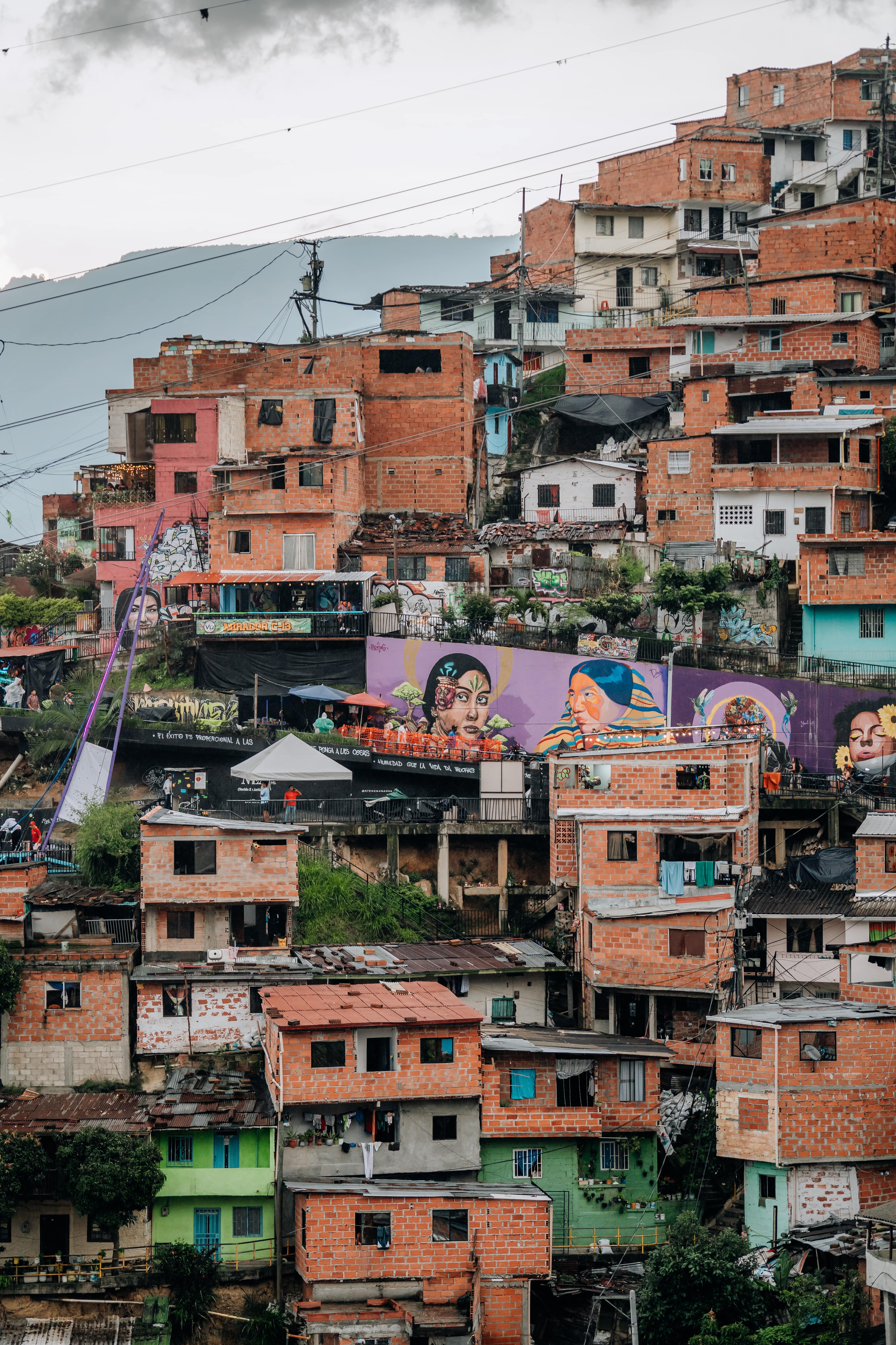 Comuna 13: Travesía de Resiliencia y Arte - Medellín, Antioquia - Citix ...